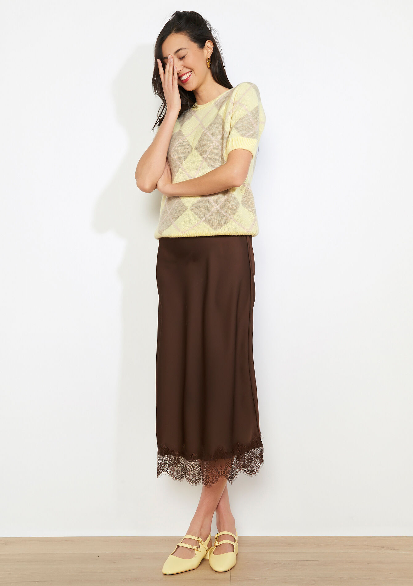 Satijnen midi-rok met kant | LolaLiza