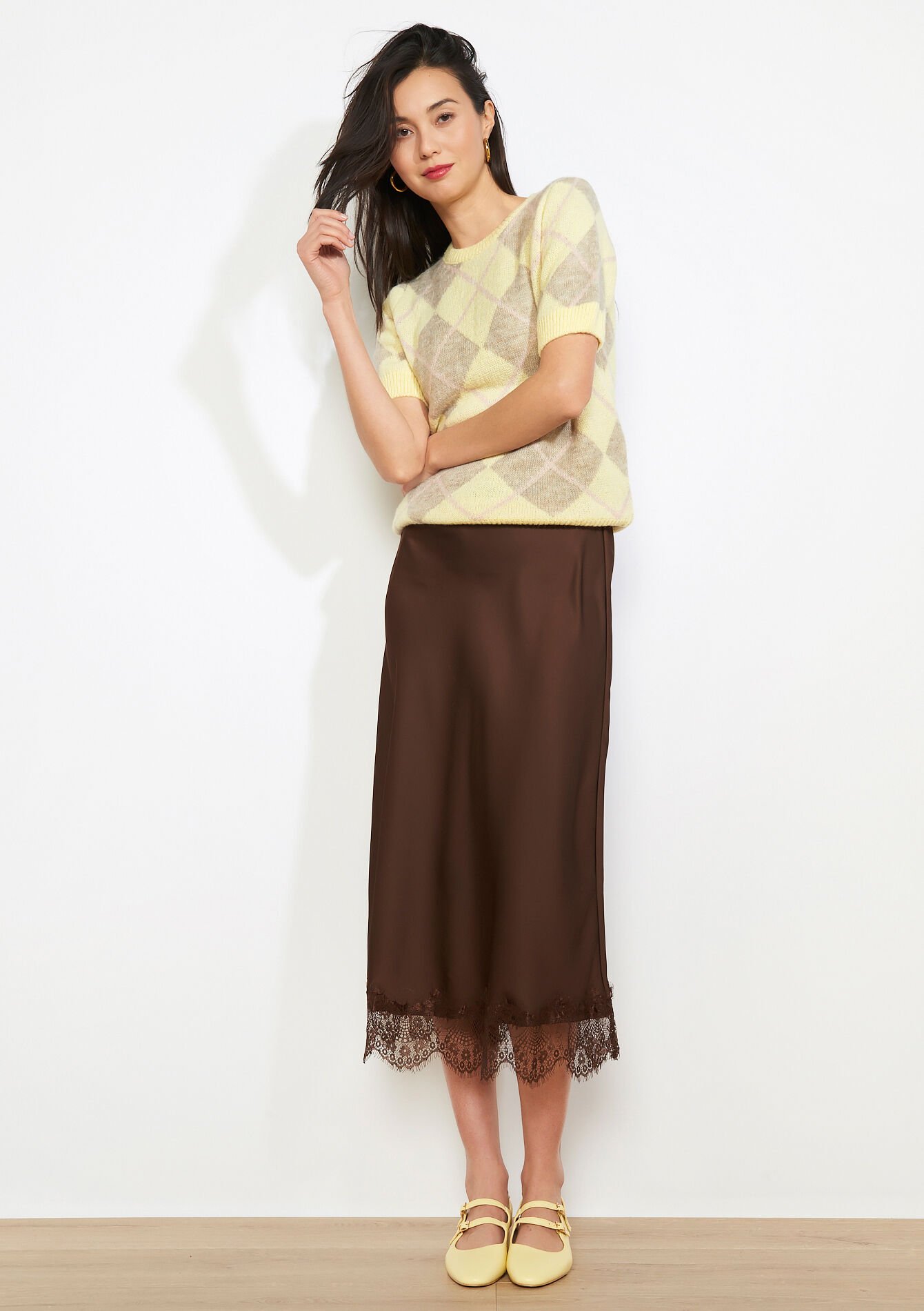 Satijnen midi-rok met kant | LolaLiza