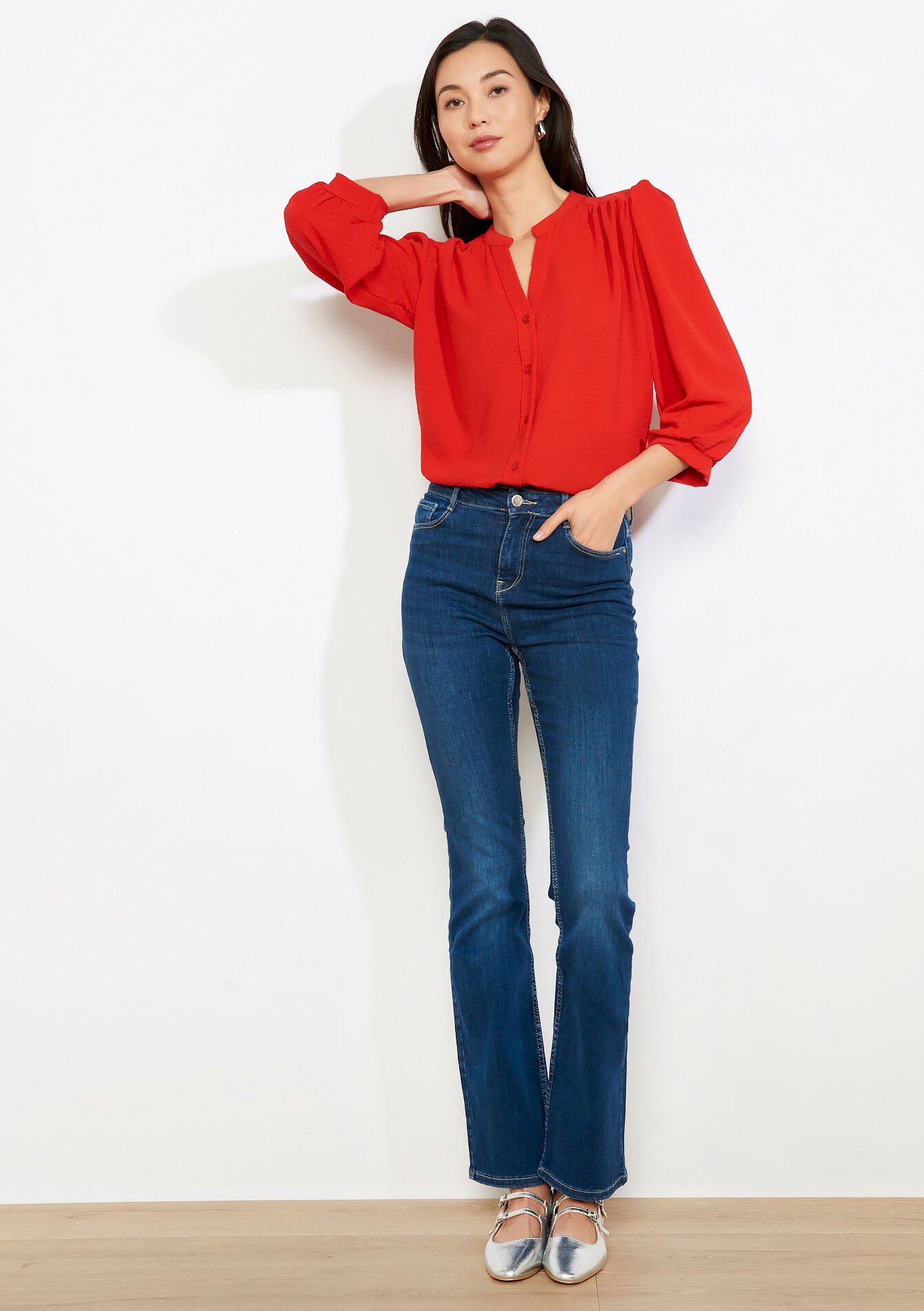 Vloeiende blouse met V-hals | LolaLiza