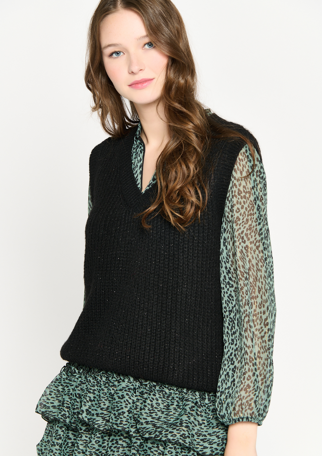 Knitted tank top with V-neck - LolaLiza