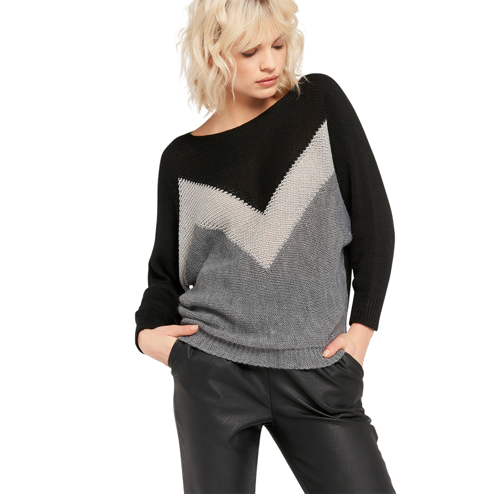 Sweater with batwing sleeves - LolaLiza